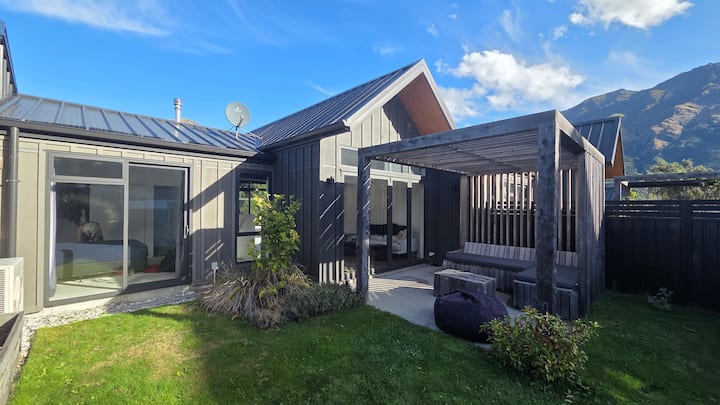 Ski Holiday Base Near Coronet Peak -