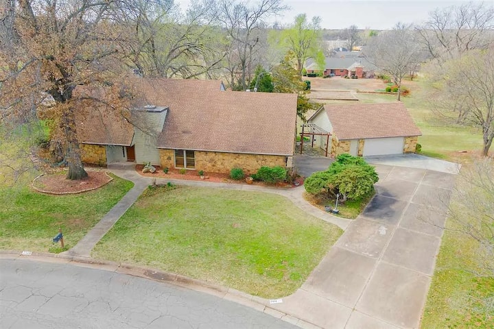 Mid-century Family House - Stillwater