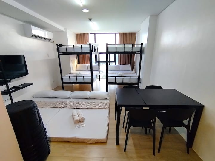 1812 Pool, Gym, Wi-fi+ Netflix. - Cebu