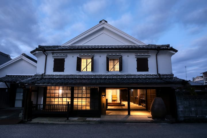 【1日1組限定】過去と現在が調和する上質な築100年以上の町家 「茜さす 肥前浜宿」 - Ureshino