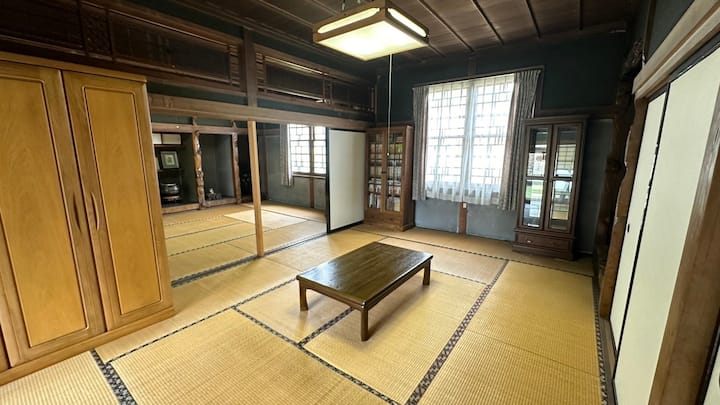 夕張駅近|12名対応|広い庭でbbq!キッズルーム完備の家族向け一棟貸し - Hokkaido