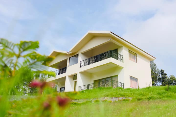 Serene Escape At Acorn House - Ooty