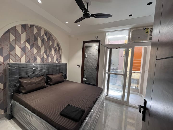 Garvik Stay - Luxury 2bhk Flat Family Stay A204 - Bahadurgarh