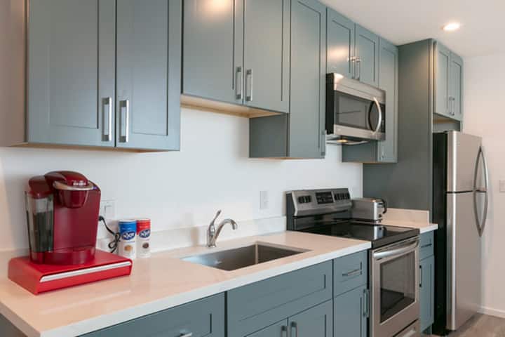 Cozy 1br/1ba W/ Kitchen Near Sfo-monthly Stay A - San Bruno, CA