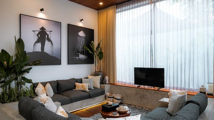 New Modern Tropical W/ Rooftop Villa 4br Umalas - Bali