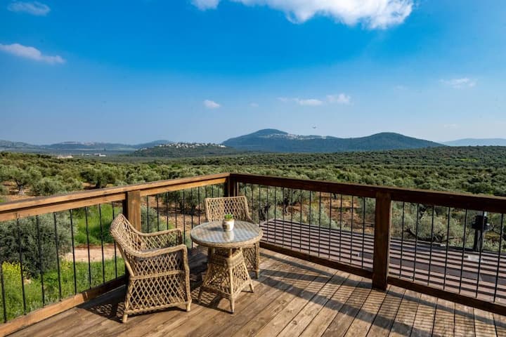 צימר בכפר - סוויטה משפחתית עם בריכה מחוממת משותפת - Israel