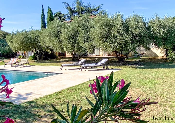 L'oasis D'aurore, Uzès à Pied• 4 Ch •Piscine, Clim - Uzès