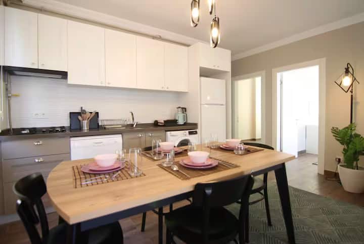 Bright 2br Apartment | Golden Horn Access - Zeytinburnu
