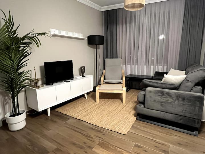 Bright 2br Apartment | Golden Horn Access - İstanbul
