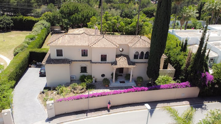 Beautiful 7 Bedroom Villa - Marbella