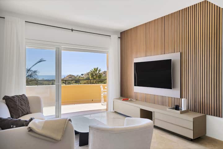 Luxurious Elviria Hills Golf Retreat - Marbella