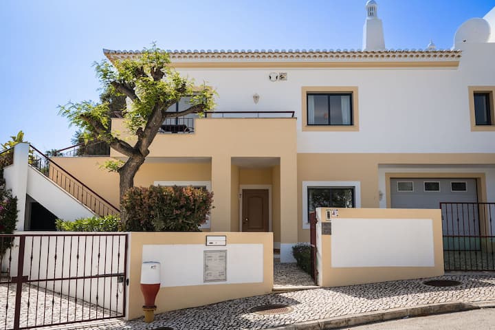 Casa Jolie In Lagos - Lagos