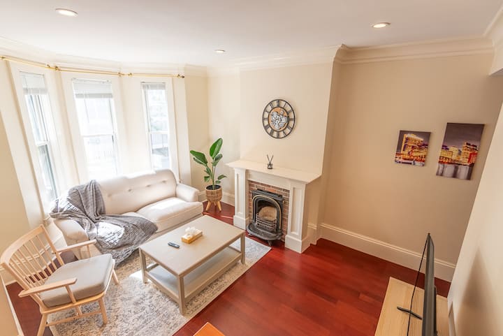 3br Near Mit, Harvard-w/parking - Cambridge, MA