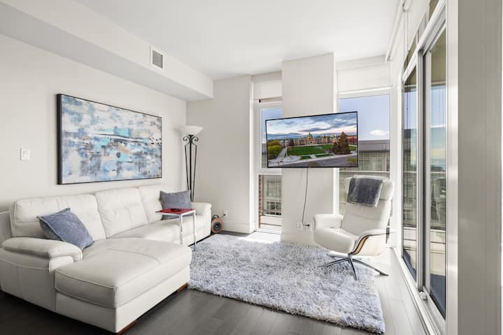 Tranquil Victoria Harbour Condo - 사니치