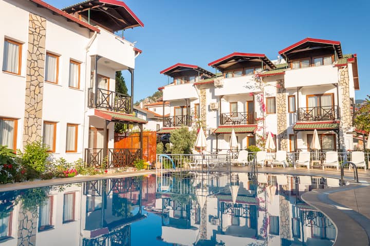 Great Beds, Legendary Breakfast @ Loya Vita - Ekincik Koyu