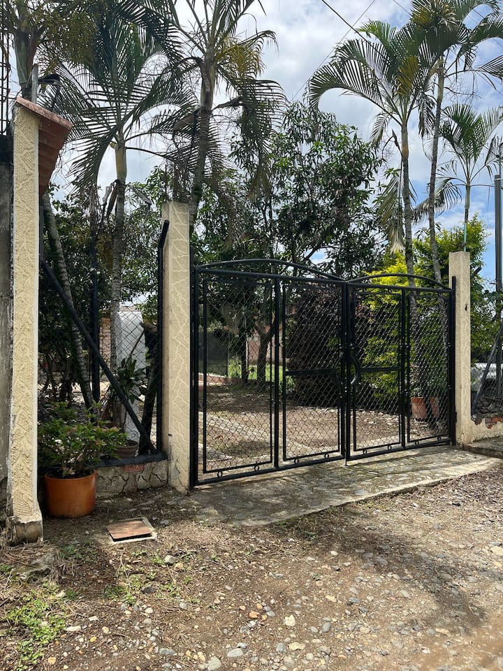 Espectacular Casa De Campo Santa Elena, El Cerrito - Ginebra