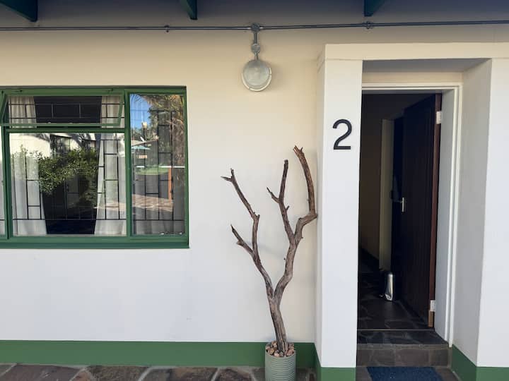 Private Room, Ensuite, King Bed, Sharing Kitchen - Windhoek