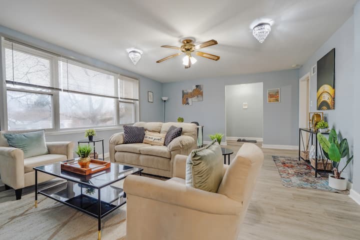 3b Upscale Apt Near Loyola Uni - Evanston, IL