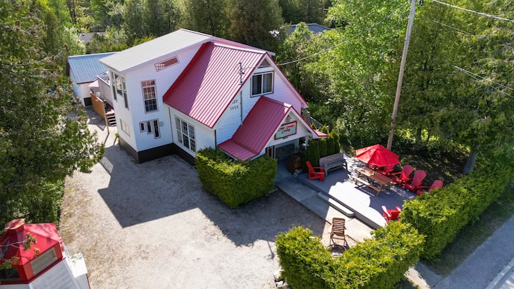 The Red Roof - Sleeps 22 People - Lakeside - Tobermory