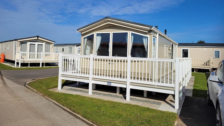 Lovely Elm Tree Caravan - Chapel St. Leonards