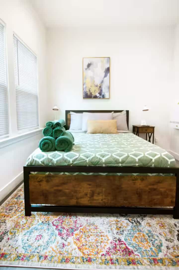 Lovely 1br W/ Private Bath Near K-town - Culver City, CA