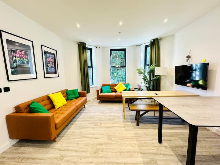 Premium 3-bed Apt - Heart Of Town - Walk To Beach - Bournemouth