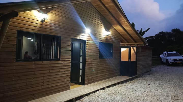 Hermosa Y Tranquila Cab El Peñol - Peñol