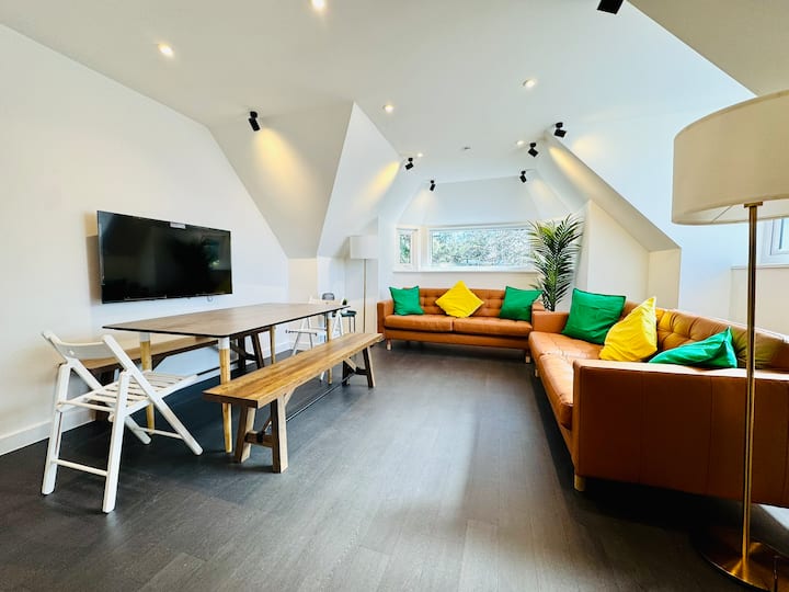 Big Penthouse - 3-bedroom - 2-bathroom - Sleeps 8 - Bournemouth
