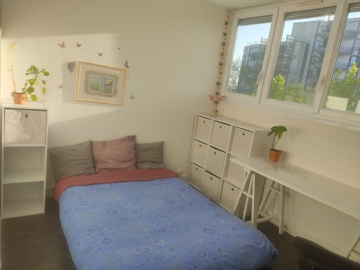 Chambre Dans Grand Appartement, 1km Du Rer B - Palaiseau