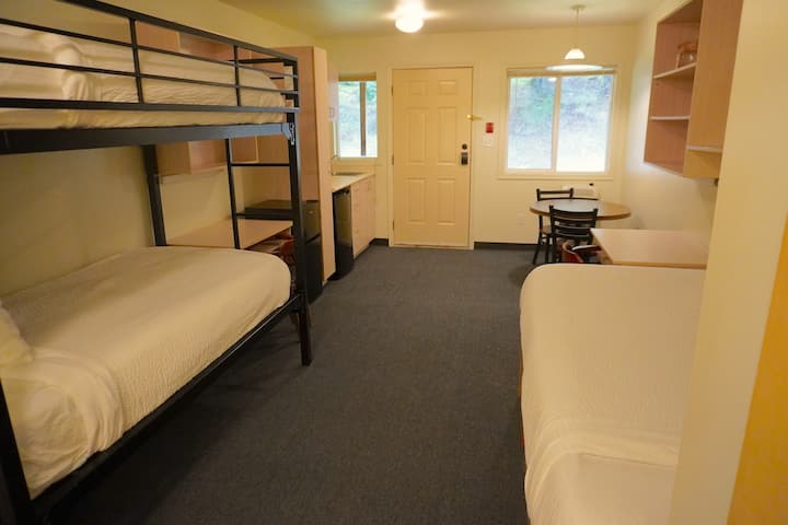 Moran Inn_3 Beds_kitchen_walk To Cascade Lake - San Juan Islands, WA
