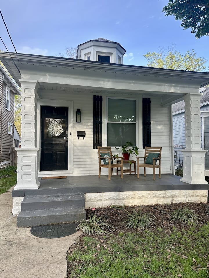 Historic Crescent Hill Home 3 Min Walk To Shops - Louisville, KY