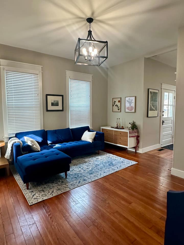 Historic Crescent Hill Home 3 Min Walk To Shops - Louisville, KY