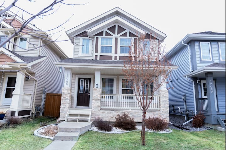 Newcastle -Safe Haven Stay - Edmonton