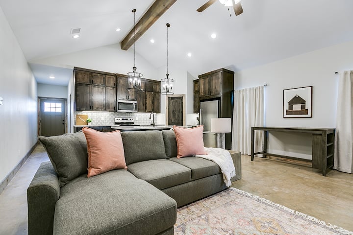 Cozy & Convenient W/ 2br & 2ba - San Angelo, TX