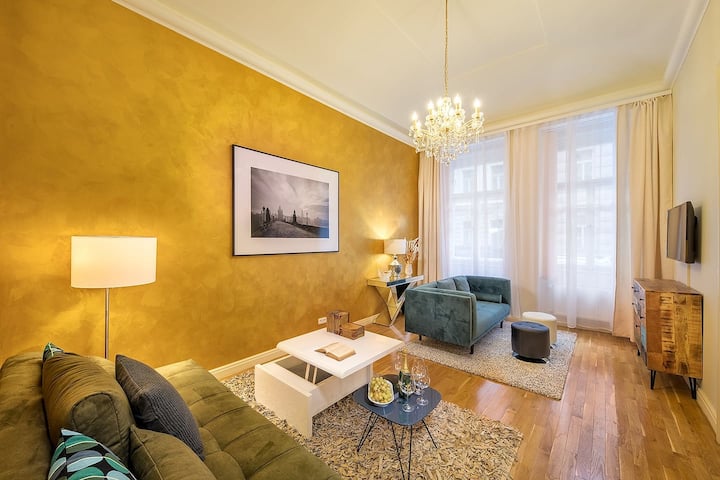 Fabulous 2bdr Apt. W/ Netflix In Lesser Town - Praga