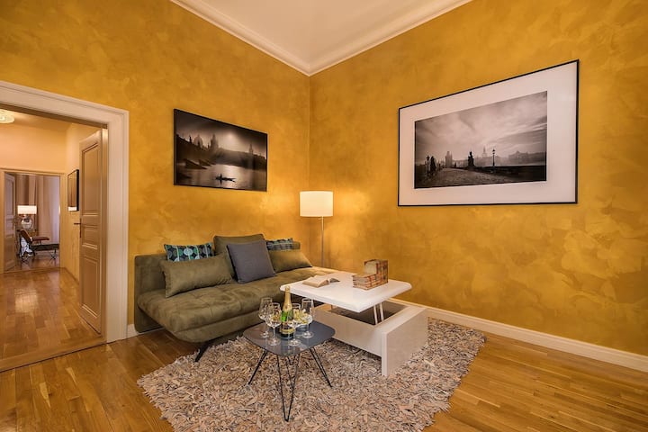 Fabulous 2bdr Apt. W/ Netflix In Lesser Town - Prague