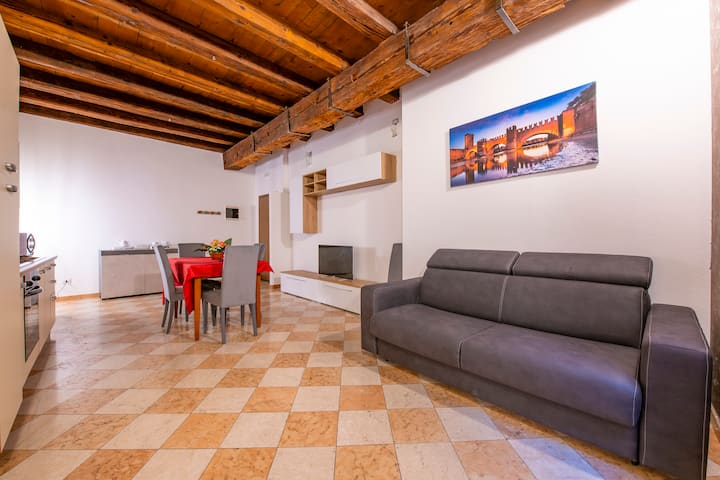 You & Me Corporation Home Verona - Verona