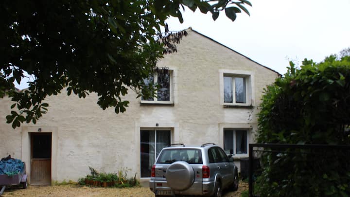 Ancien Chai Dans Hameau Calme - Vivonne