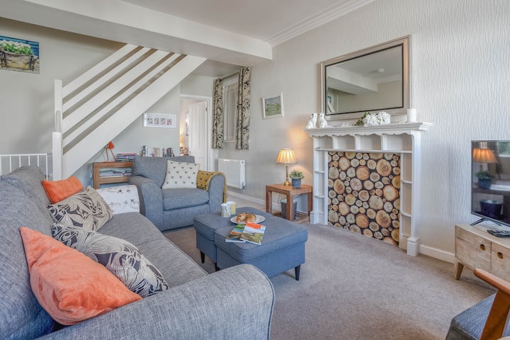 Strand Cottage - Charming Coastal Cottage - Sheringham