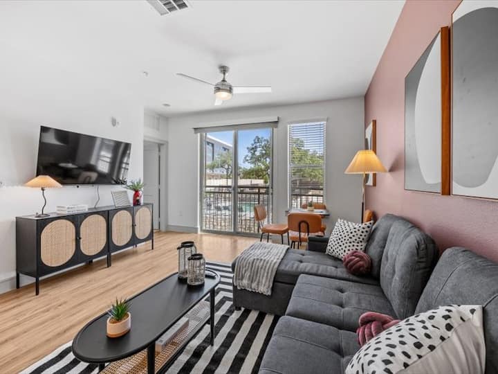 Stylish Austin 1br · Pool · Gym Access - Austin Aquarium, Austin