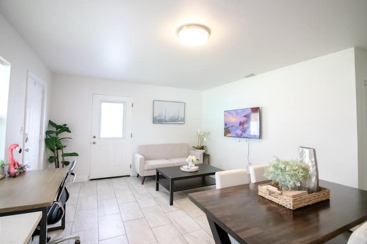 Charming 2br Home In Zephyrhills | Pet Friendly - Zephyrhills, FL