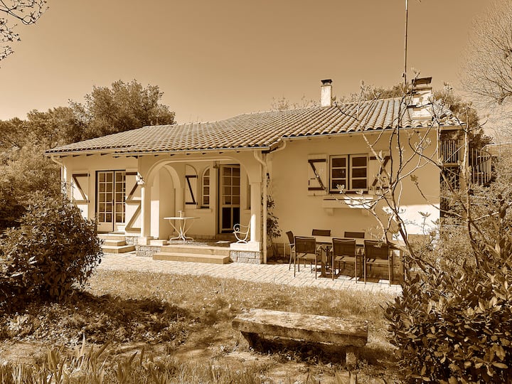 Villa 12 Pax à 2 Pas De La  Plage - Royan