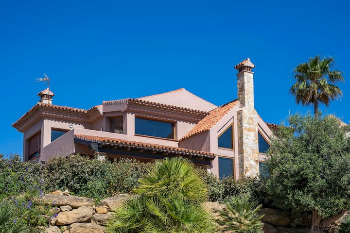 Luxe Alcaidesa Villa By The Sea - Algésiras
