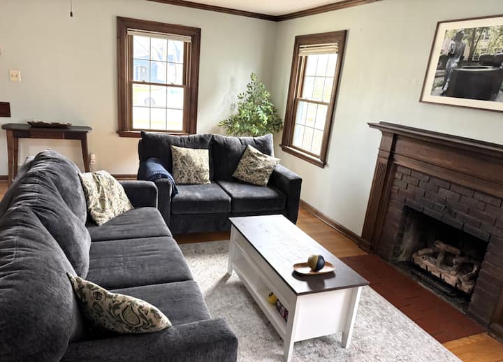 Cozy Family Friendly Home Just 3 Mi From Nd Campus - Notre Dame, IN