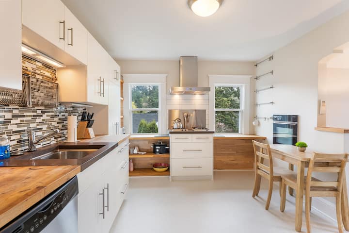 Sip & Stroll At Mt. Tabor - Portland, OR