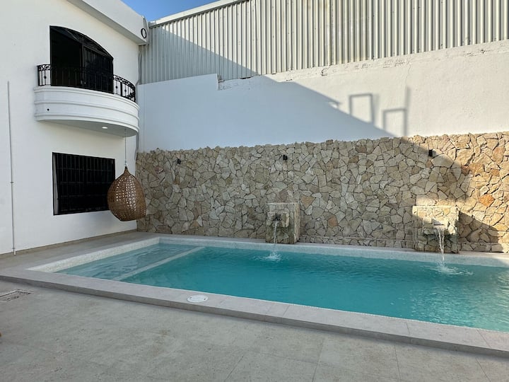Casa Kathy: Exquisite 6br, 11 Bed & Pool - Mazatlán