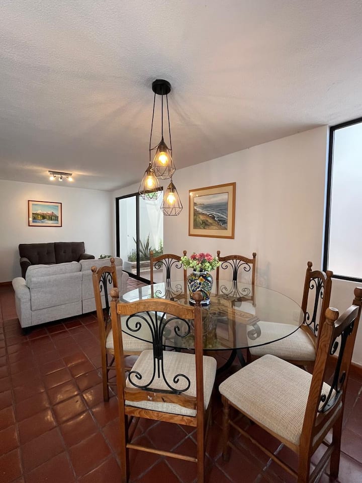 Acogedora Casa Familiar Céntrica - Querétaro