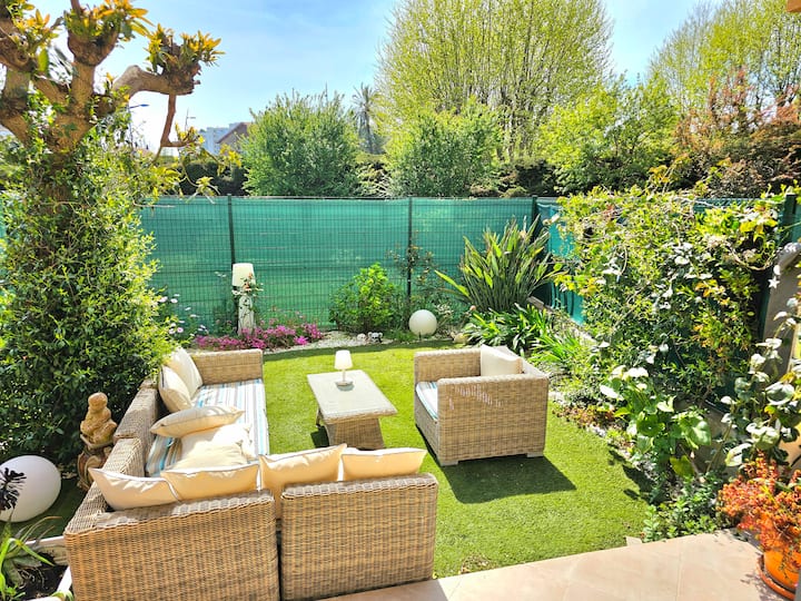 Charmant Rez-de-jardin Avec Place De Parking - Mandelieu-la-Napoule