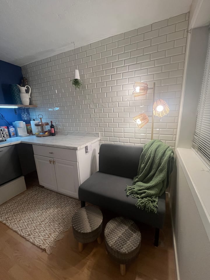 Charming Downstairs Studio - Boise, ID