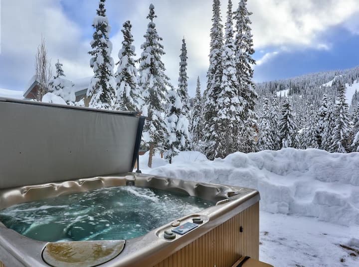 An Amazing Sun Peaks Retreat In The Best Location! - Sun Peaks Resort, BC